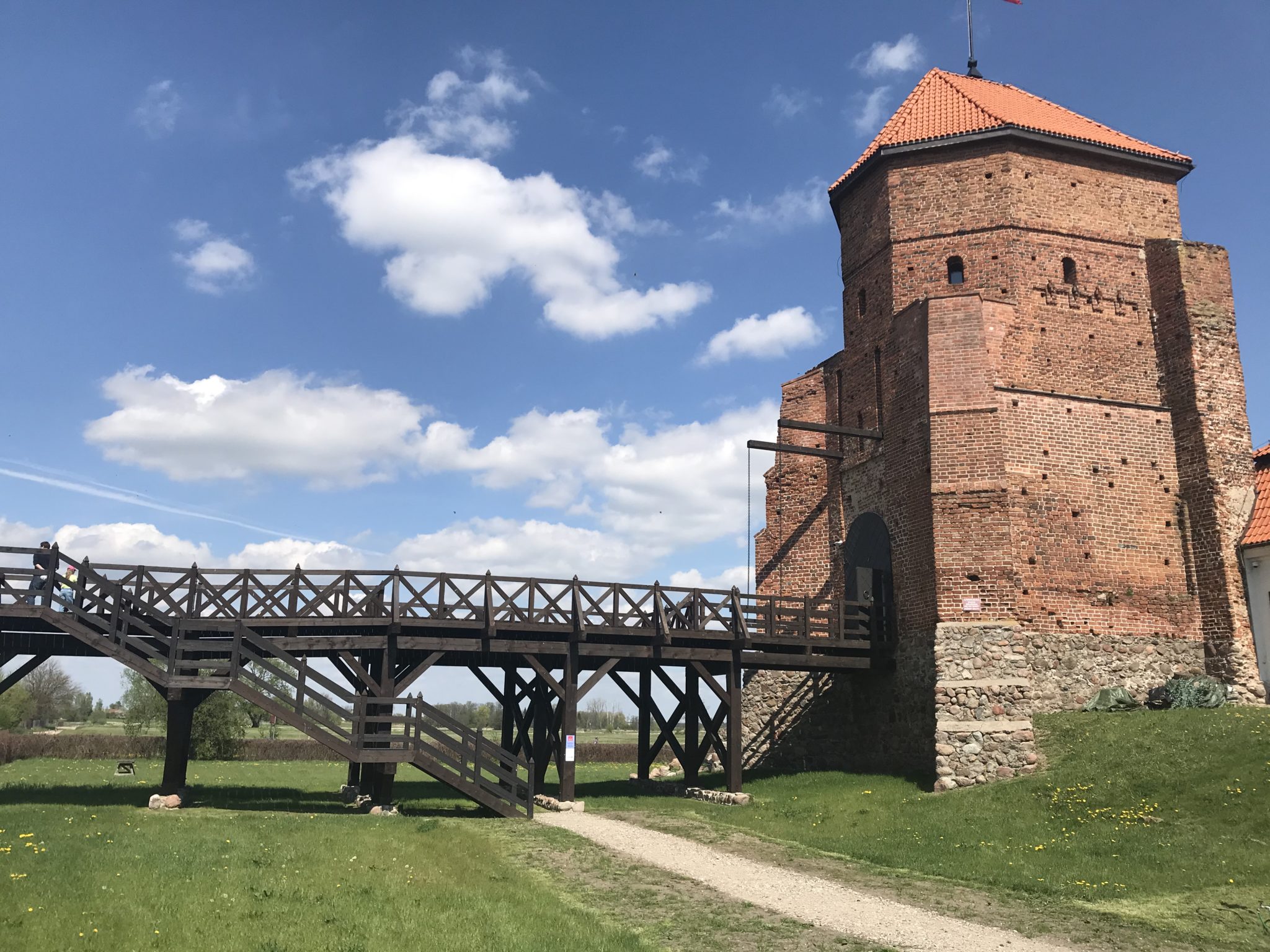 Liw – największe atrakcje – Zamek w Liwie i spływy kajakowe po Liwcu ...